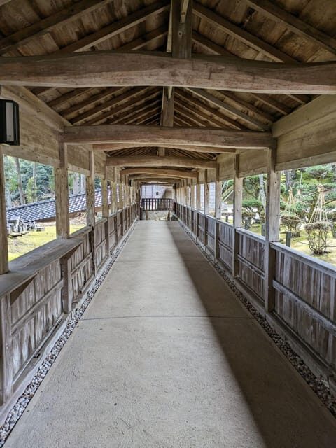 From Kanazawa: Beaches, 400-year old Temples & Aliens - Key Points