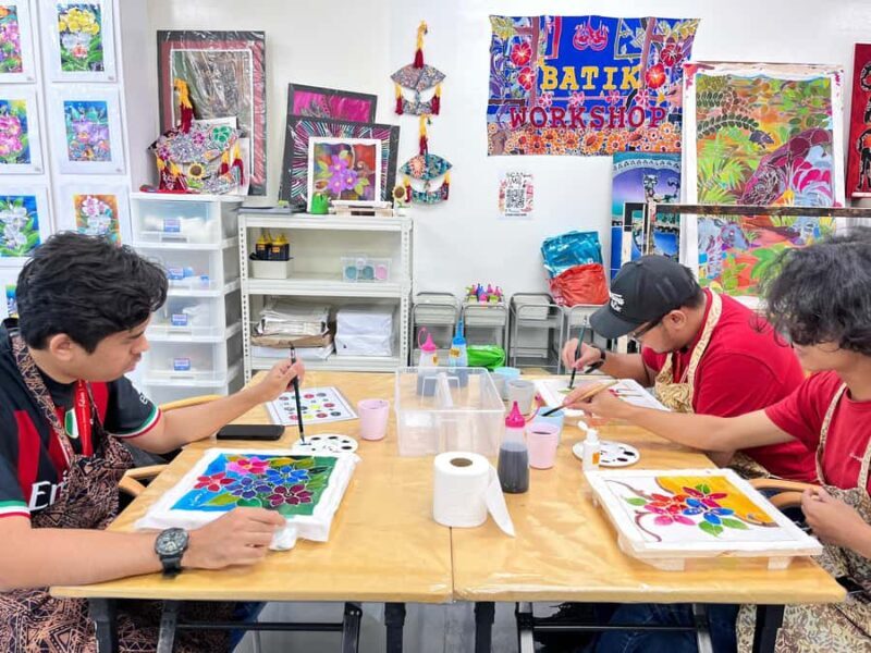 From KL: Batu Caves, Indian Costume & Batik Art Experience - Who Is This Tour Best For?