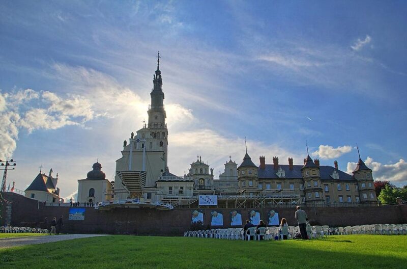 From Krakow: Black Madonna Sanctuary of Czstochowa Day Tour - Practical Tips