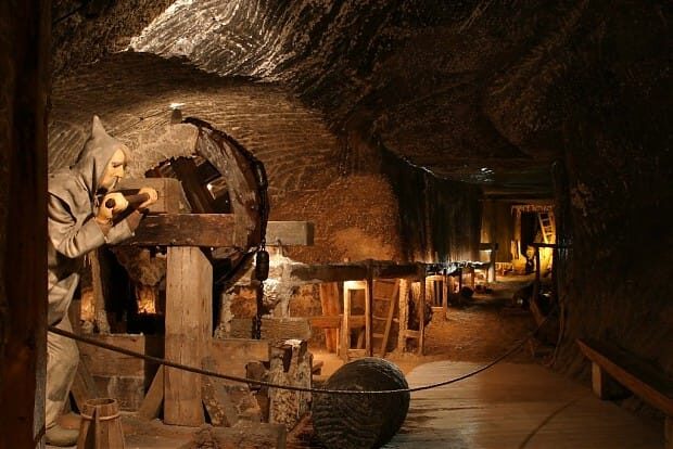 From Kraków: Wieliczka Salt Mine Guided Tour with Transport - An In-Depth Look at the Wieliczka Salt Mine Tour
