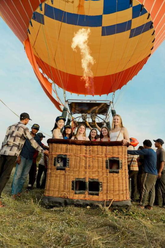 From Krong Siem Reap: Angkor Hot Air Balloon Ride w/ Pickup - An Overview of the Experience