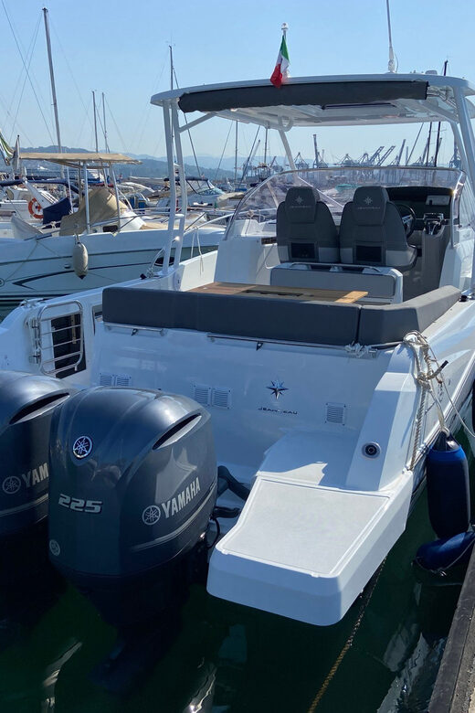 From La Spezia: 5 Terre Private Boat Tour (Lunch and Drinks) - Key Points