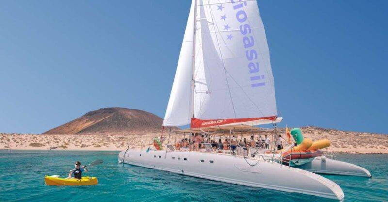 From Lanzarote: Sailing Day Trip Around La Graciosa - Exploring the Lanzarote to La Graciosa Sailing Day Trip: A Review