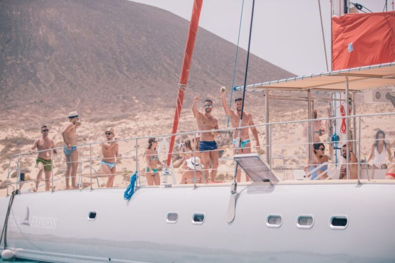 From Lanzarote: Sailing Day Trip Around La Graciosa - Potential Downsides: