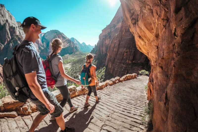 From Las Vegas: Bryce Canyon and Zion Park Tour with Lunch - The guides: Who makes the difference?