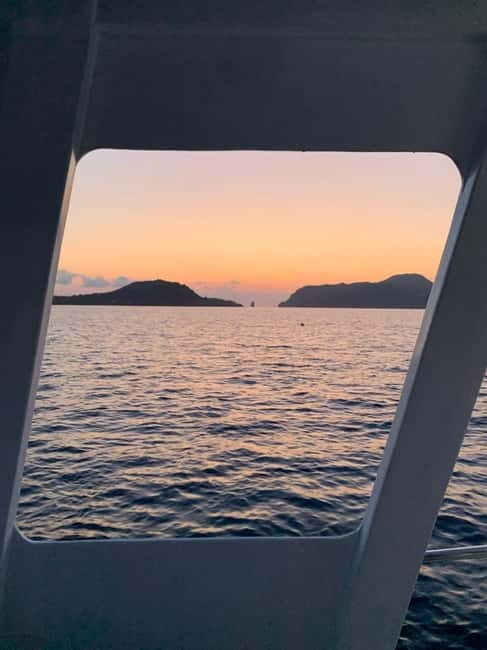 From Lipari: Squid fishing - Key Points