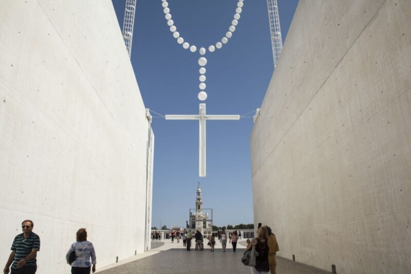 From Lisbon: Fatima, Nazaré and Óbidos Full Day Private Tour - FAQ