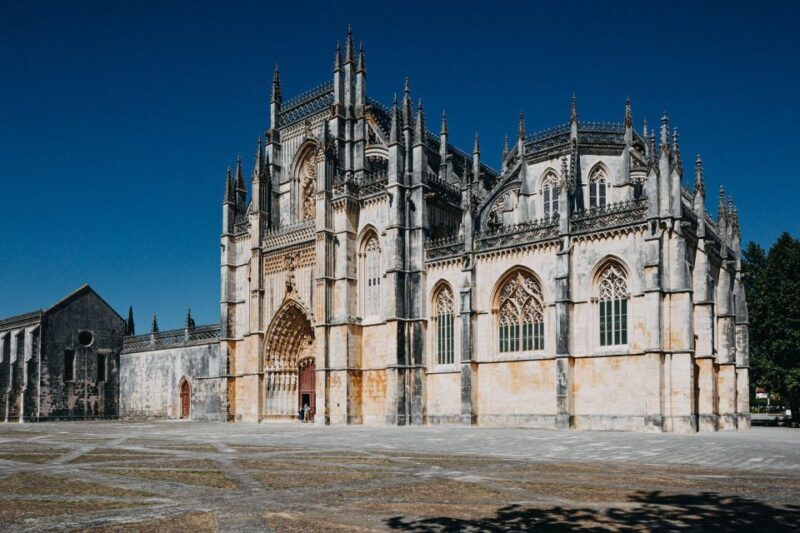 From Lisbon: Fatima, Nazaré, Batalha and Óbidos Tour - Key Points