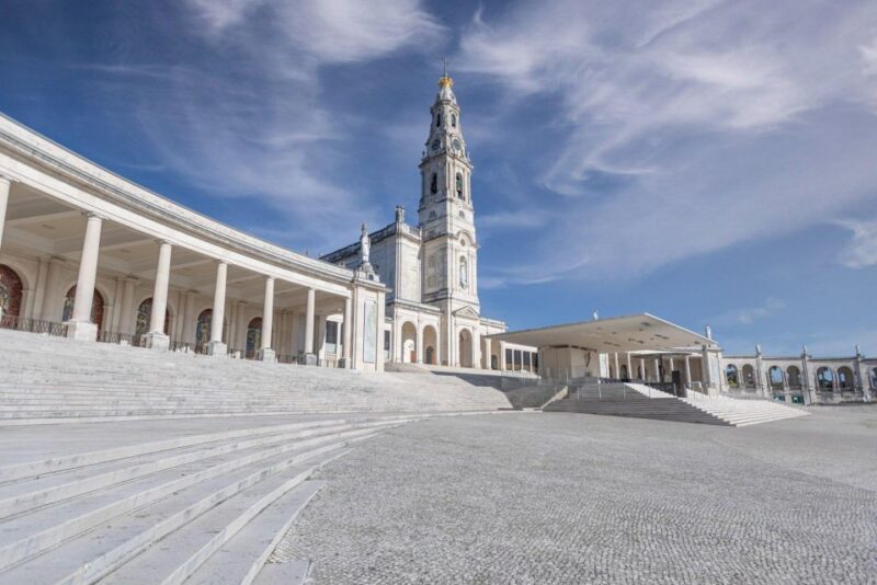 From Lisbon: Fatima, Nazaré, Batalha and Óbidos Tour - FAQs