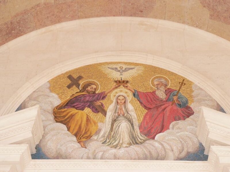 From Lisbon: Fátima Sanctuary and Batalha Monastery (UNESCO) - Alternative Sites: Valinhos and Loca do Anjo