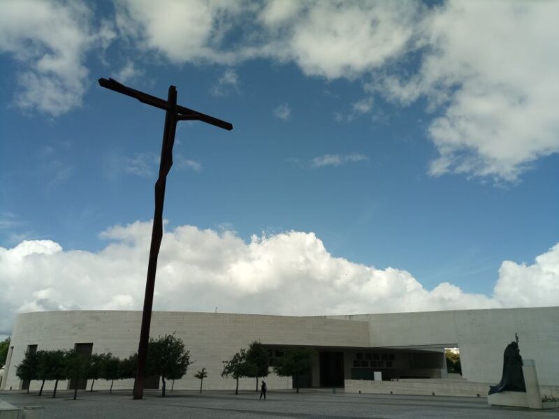 From Lisbon: Fátima Sanctuary and Batalha Monastery (UNESCO) - Practical Details and Value
