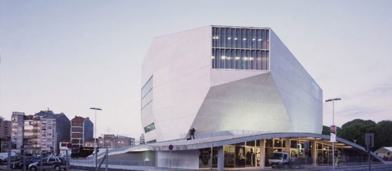 From Lisbon: Porto Private Full-Day Tour - Guided Commentary and Personal Touch