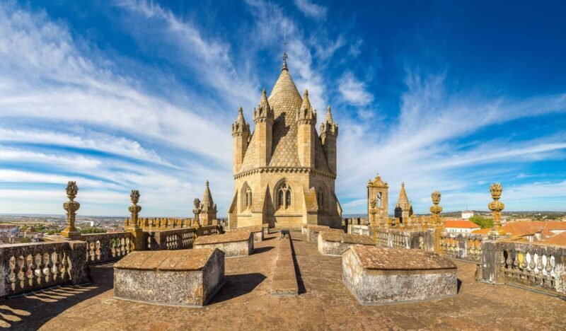 From Lisbon: Private Évora and Monsaraz Day Trip - A Close Look at the Évora and Monsaraz Day Trip