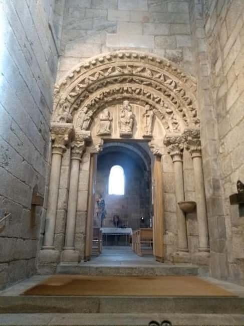 From Lisbon: Santiago de Compostela Day Trip with Fatima - Key Points