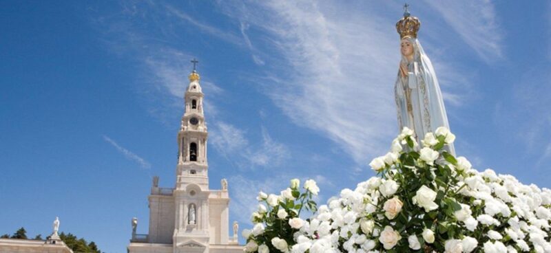 From Lisbon: Shared Tour to Fátima, Óbidos, Batalha e Nazaré - A Practical Perspective on the Lisbon to Fátima, Óbidos, Batalha, and Nazaré Tour