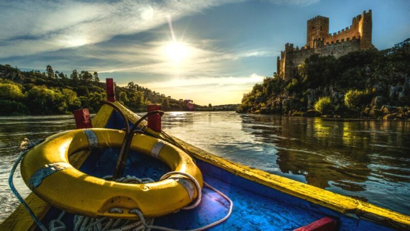 From Lisbon: Tomar, Christ Convent & Almourol Castle Tour - Exploring the Town of Tomar and Constância