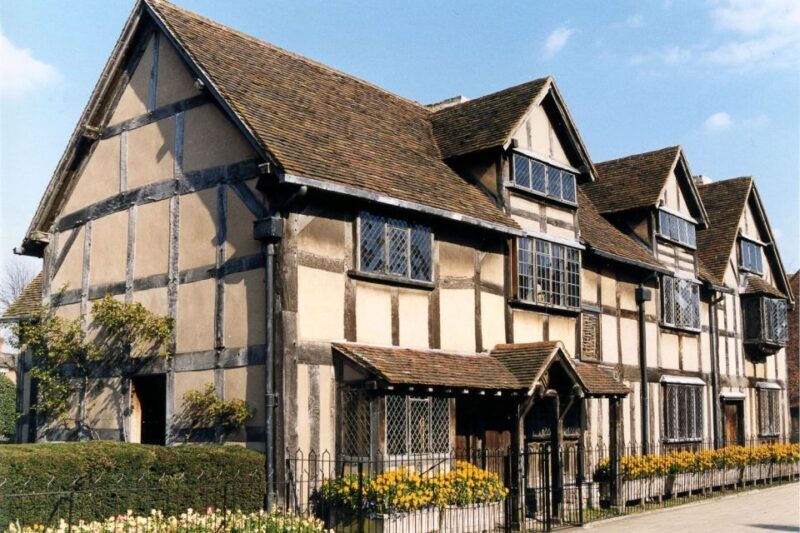 From London: Warwick, Oxford, Stratford & Cotswolds Day Tour - A Full-Day Exploration: From the Historic to the Picturesque