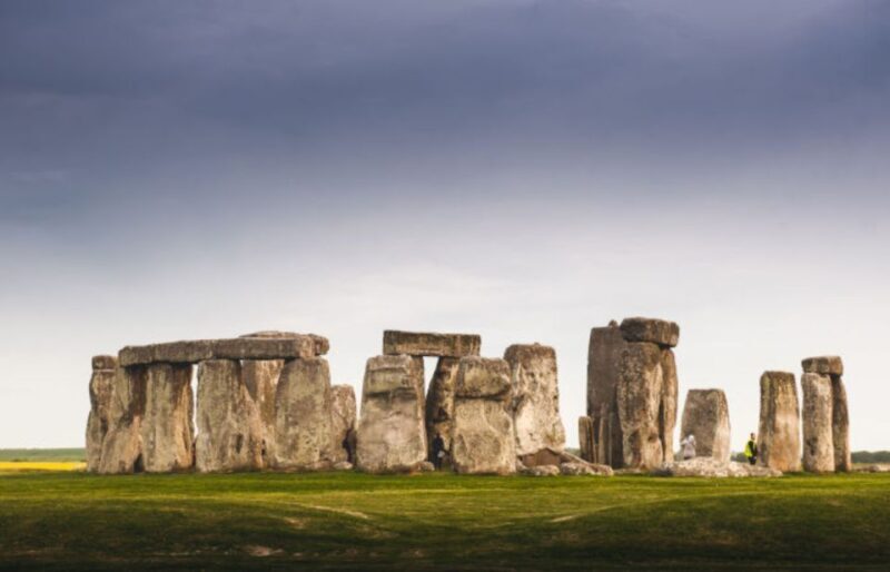 From London: Windsor, Stonehenge, Bath & Oxford 2-Day Tour - FAQ
