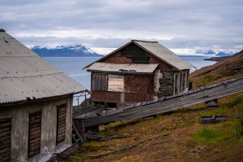 From Longyearbyen photo tour: Mysterious Barentsburg - Key Points