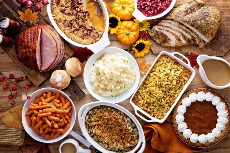 From Ma'alaea: Thanksgiving Dinner Cruise Aboard the Calypso - A Celebration of Thanksgiving with a View: The Ma’alaea Dinner Cruise on Calypso