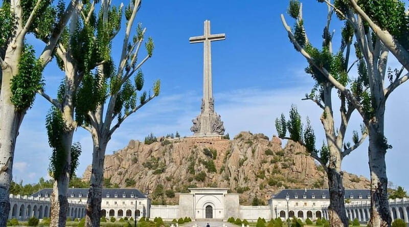From Madrid: El Escorial, Valle de los Caídos & Segovia Trip - Key Points