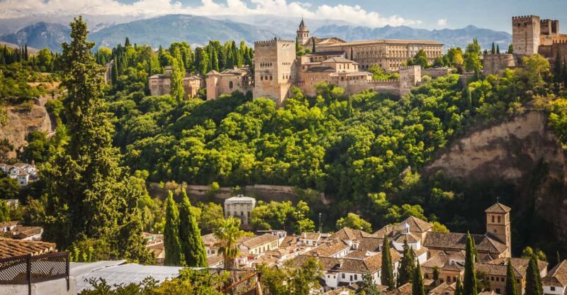 From Malaga: Day Trip to Alhambra by Bus with Entry Tickets - What’s Included and What’s Not