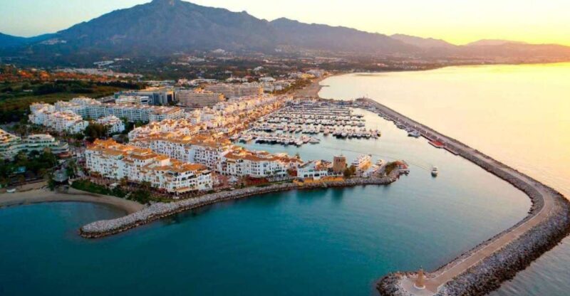 From Malaga: Private guided tour of Marbella, Mijas, Banús - The Value of the Experience