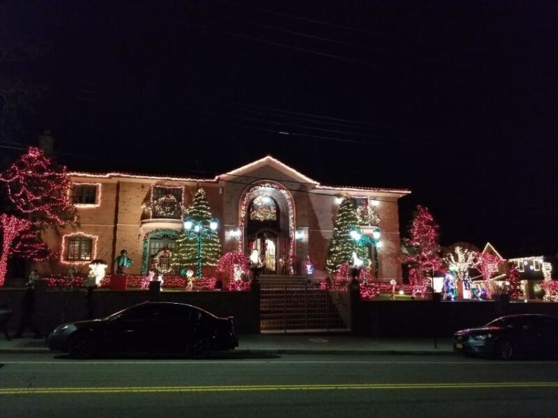 From Manhattan: 4-Hour Brooklyn Christmas Magic Tour - Returning to Manhattan