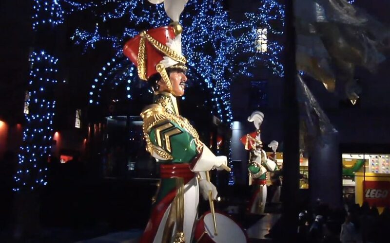 From Manhattan: Dyker Heights Holiday Bus Tour - Summary: Who Will Love This Tour?