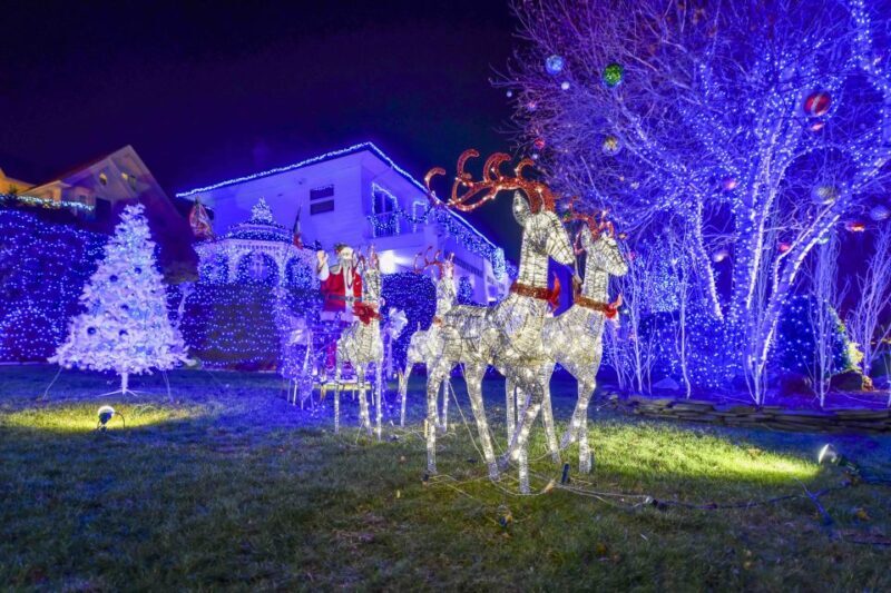 From Manhattan: Dyker Heights Holiday Bus Tour - FAQs