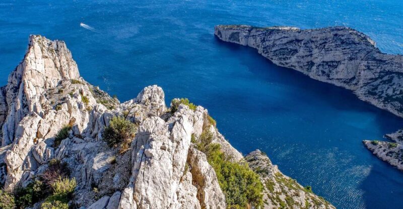 From Marseille: Calanques National Park Guided Hike - Authentic Experiences and the Role of Guides