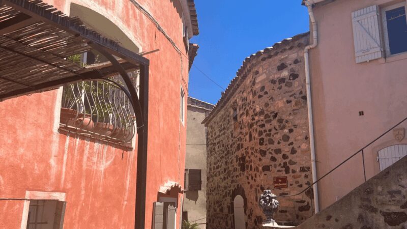 From medieval Evenos to Bandol wines : a taste of Provence - Key Points