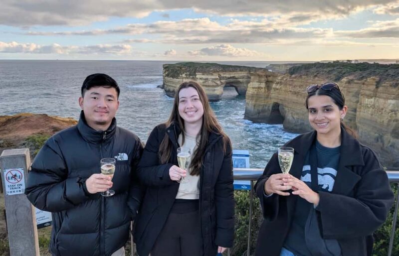 From Melbourne: Great Ocean Road, Dingos, Sparkling & Lunch - Key Points