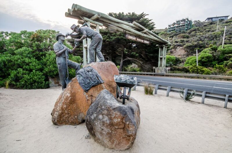 From Melbourne: Great Ocean Road Eco Tour with Lunch - Loch Ard Gorge and its Untold Stories