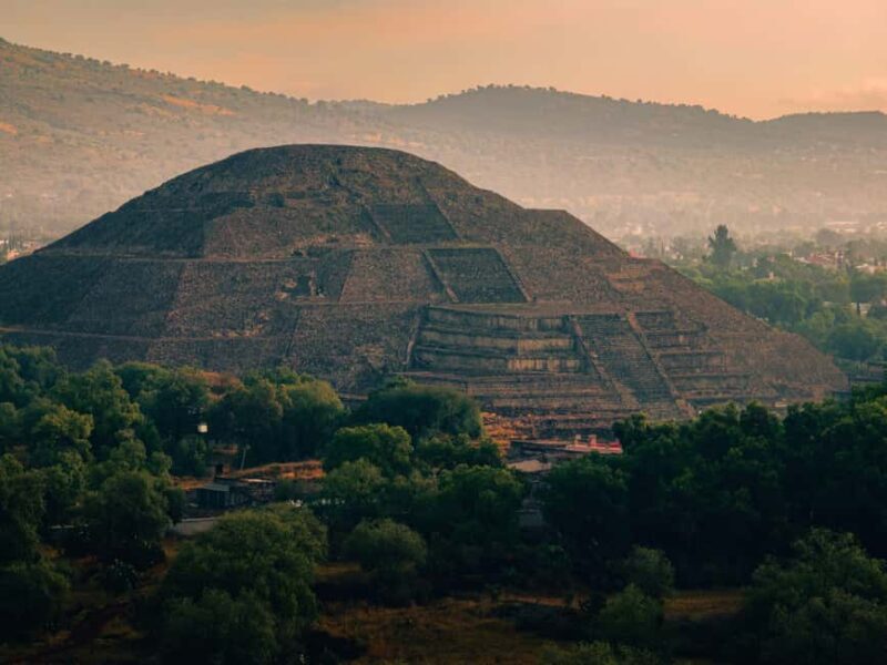 From Mexico City: 1-day tour of the Basilica of Guadalupe and Teotihuacan - Detailed Breakdown of the Itinerary