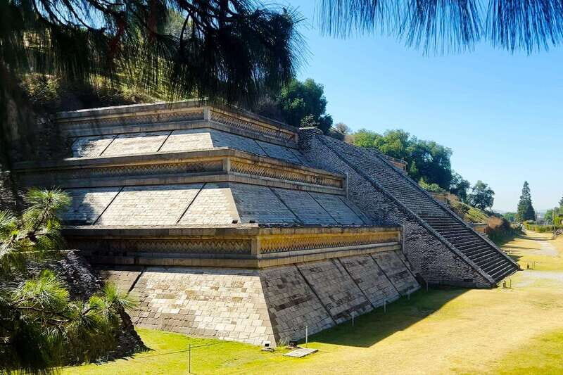 From Mexico City: Day trip to Puebla, Cholula, and Tonantzintla - Lunch and Market Time in Puebla