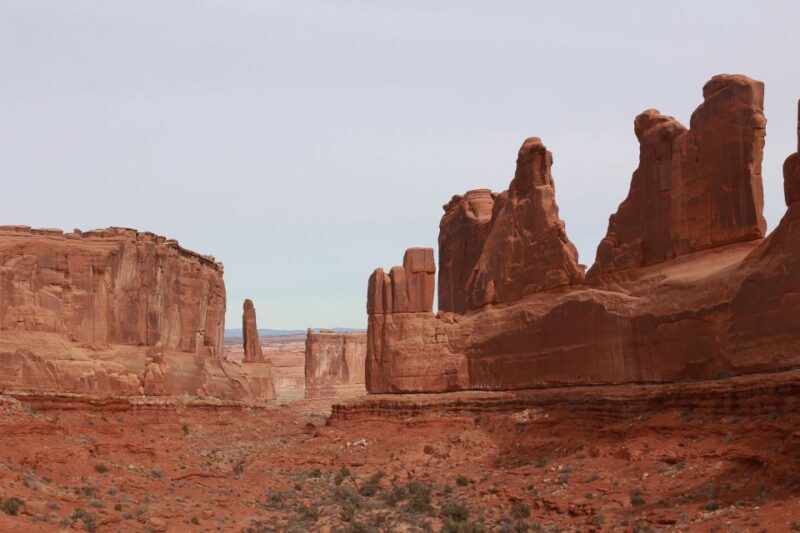 From Moab: Arches National Park 4x4 Drive and Hiking Tour - Who Should Consider This Tour?