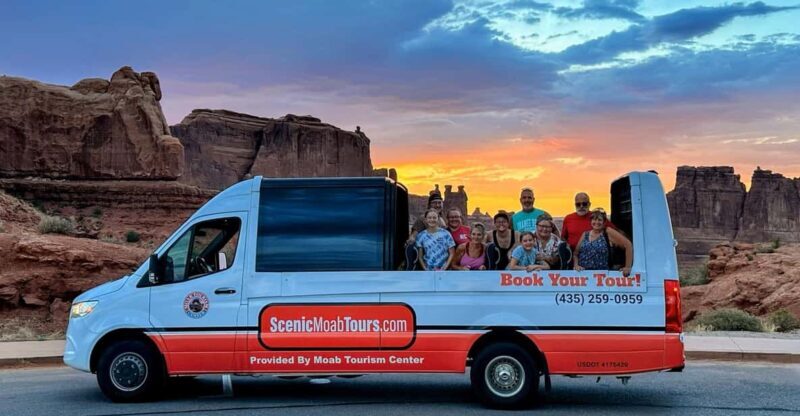 From Moab: Arches National Park Scenic Tour with Short Hikes - An In-Depth Look at the Tour