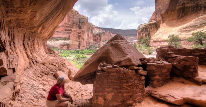 From Moab: Lavender Canyon 4x4 Drive & Hiking Combo Tour - The Sum Up