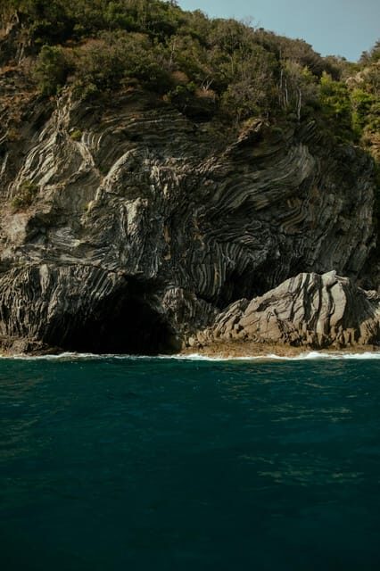 From Monterosso to Vernazza: Guided Cinque Terre Kayak Tour - Is It Worth the Price? Evaluating the Value