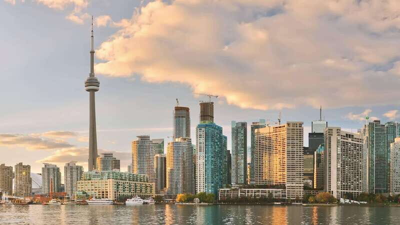 From Montreal: Toronto, Niagara Falls & 1000 Islands Tour - From Montreal: Toronto, Niagara Falls & 1000 Islands Tour — A Balanced Look