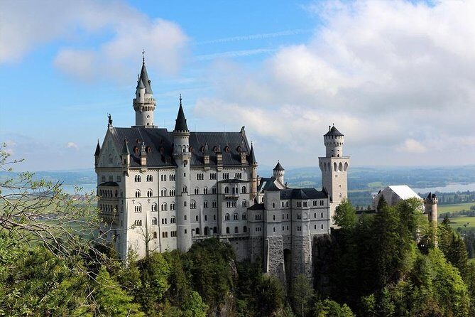 From Munich: Neuschwanstein Castle and Linderhof Private Tour - An In-Depth Look at the Itinerary