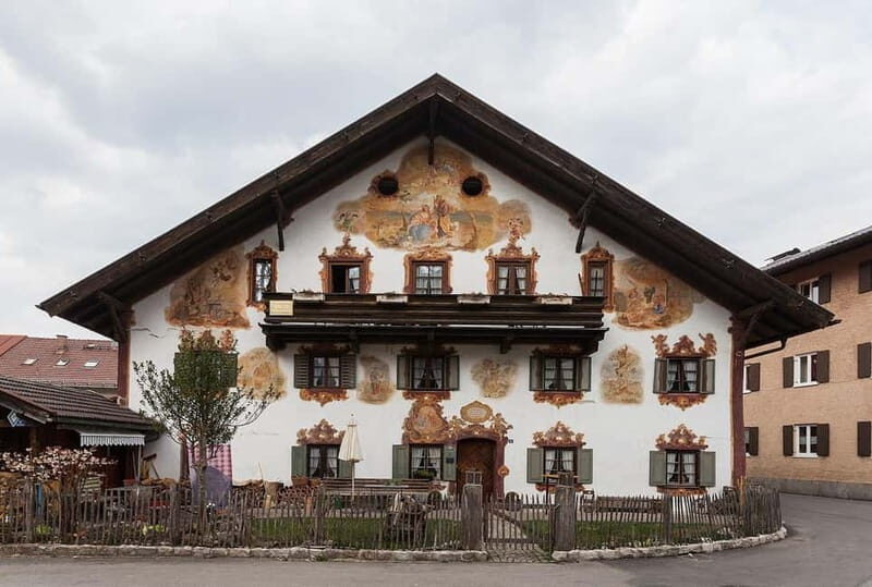 From Munich: To Neuschwanstein Castle, Linderhof, Oberammerg - What to Expect on This Bavarian Adventure