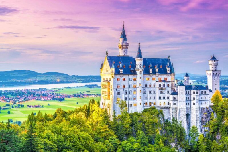 From Munich: Trip to Neuschwanstein & Linderhof in Spanish - Key Points