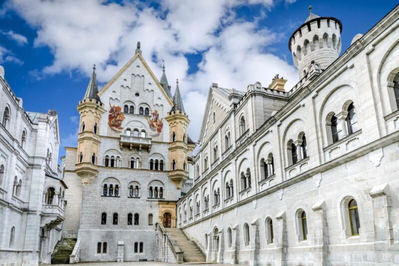 From Munich: Trip to Neuschwanstein & Linderhof in Spanish - Who Should Consider This Tour?