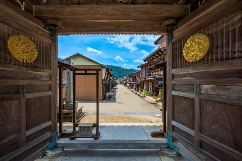 From Nagoya: Gujo, Hida Takayama, and Shirakawa-go Day Tour - Hida Takayama: The Edo-Period Castle Town