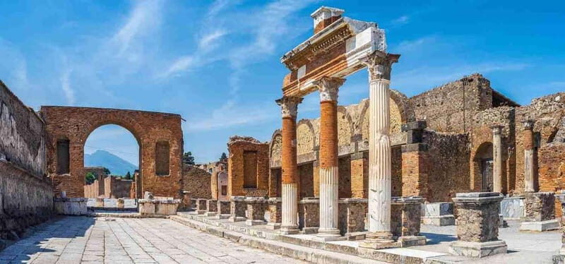 From Naples: Pompeii Scavi excursion with guide and skip-the-line ticket - An In-Depth Look at the Pompeii Excursion from Naples