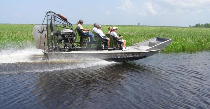 From New Orleans: Swamp Airboat, 2 Plantation Tours & Lunch - Visiting the Plantations