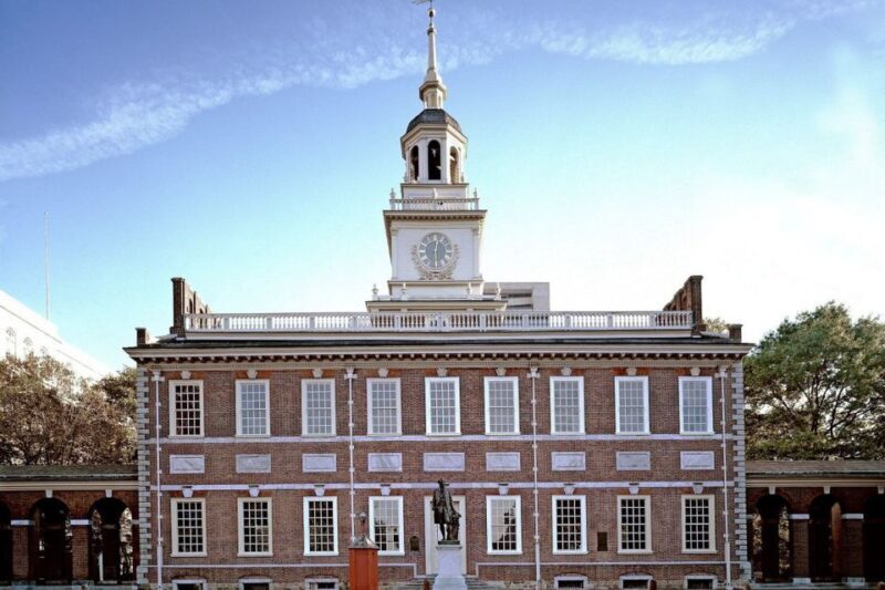 From New York City: Philadelphia & Amish Community Day Trip - First Stop: The Heart of Philadelphia