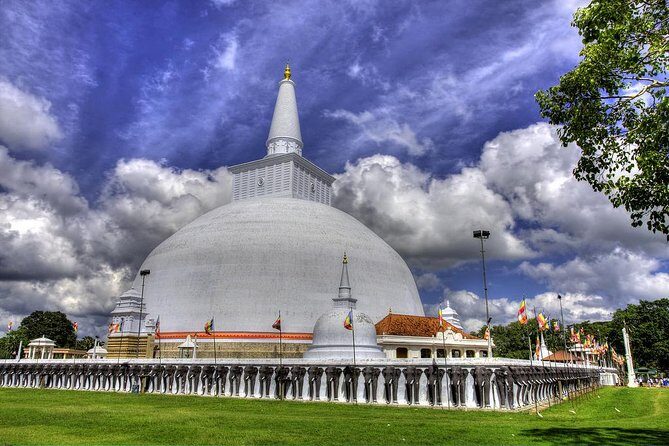 From North to the Centre in Sri Lanka - 11 Days - FAQs